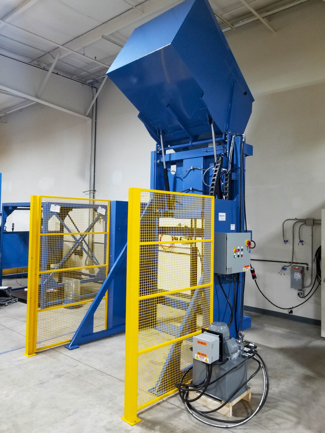 Lift & Dump Dumper Systems - Pioneer Systems